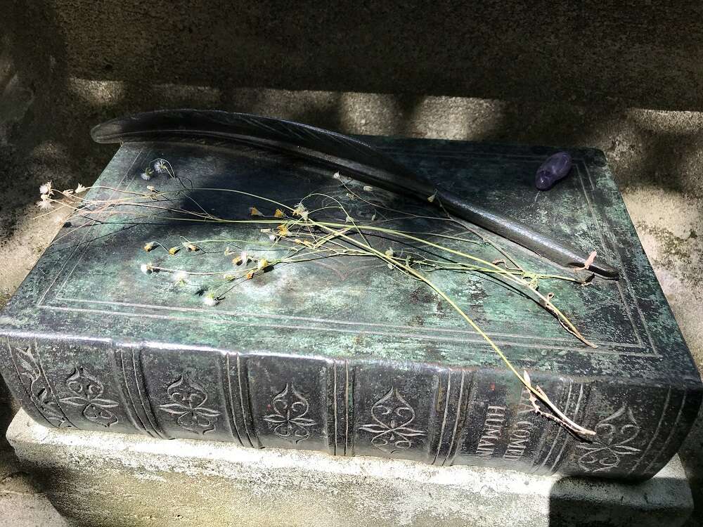Three cemeteries for romantic walks in Paris - Travellizy
